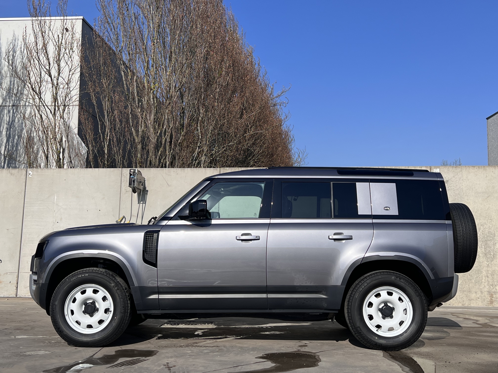 Defender 110 D200 !!! 3L motor !!! Ombouw lichte… | Waregem Motors BV